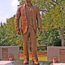 Sculptor Tina Allen | The Museum Of UnCut Funk